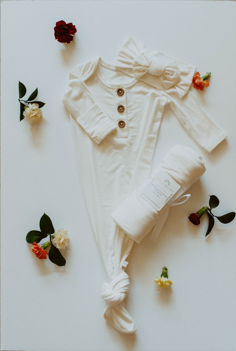 Soft White Newborn Essential Bundle (Headband) – Tiny & Treasured ...
